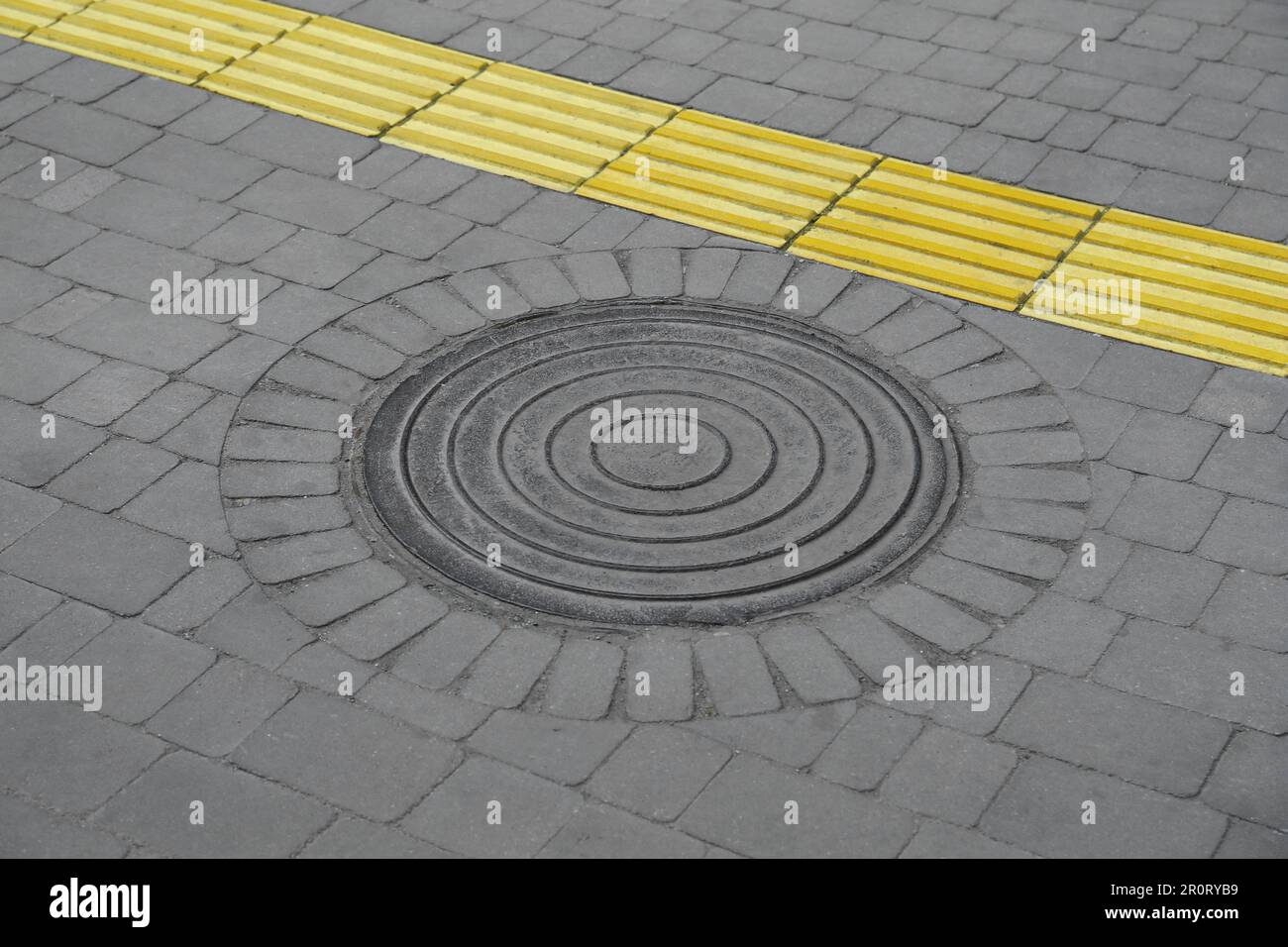 Street sewer lid on street hi-res stock photography and images - Alamy