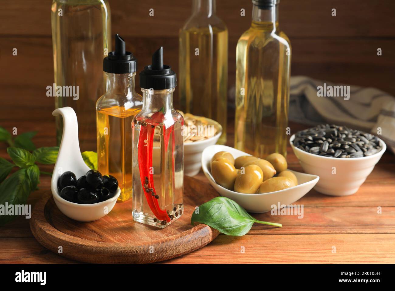 Cooking oil unsaturated vegetable oils hi-res stock photography and ...