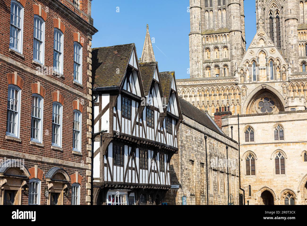 Lincoln building hi-res stock photography and images - Alamy