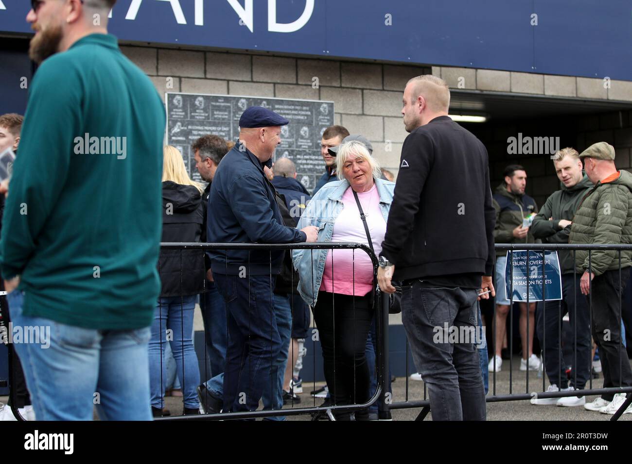 Blackburn rovers fans 2023 hi-res stock photography and images - Alamy