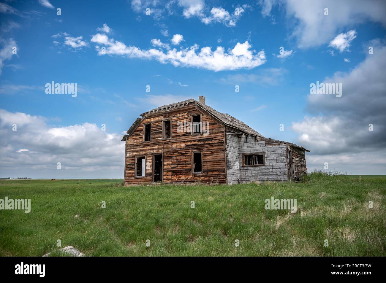 Old abandoned homestead on the open prairies Stock Photo - Alamy