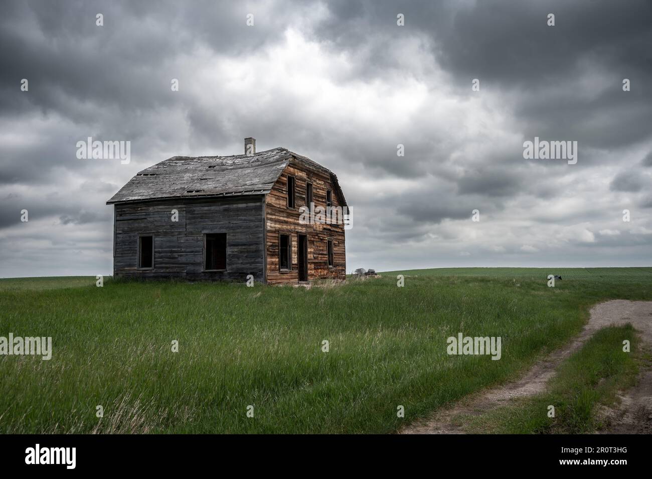 Old abandoned homestead on the open prairies Stock Photo - Alamy