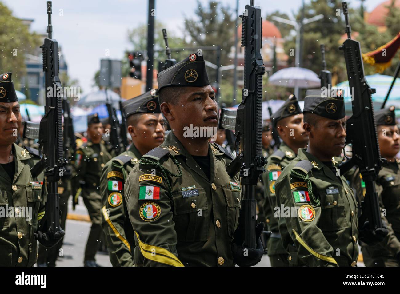 representation of the battle of May 5, march in the civic parade on the ...