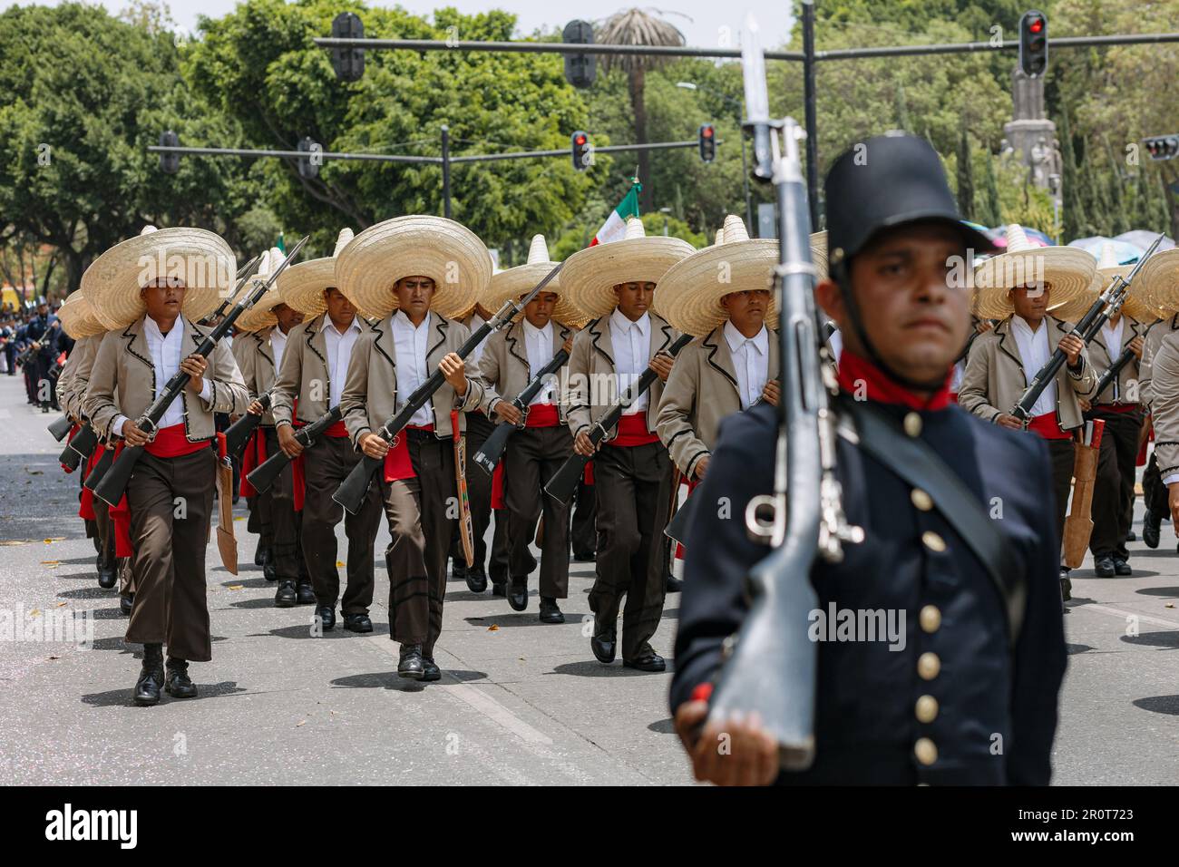 representation of the battle of May 5, march in the civic parade on the ...