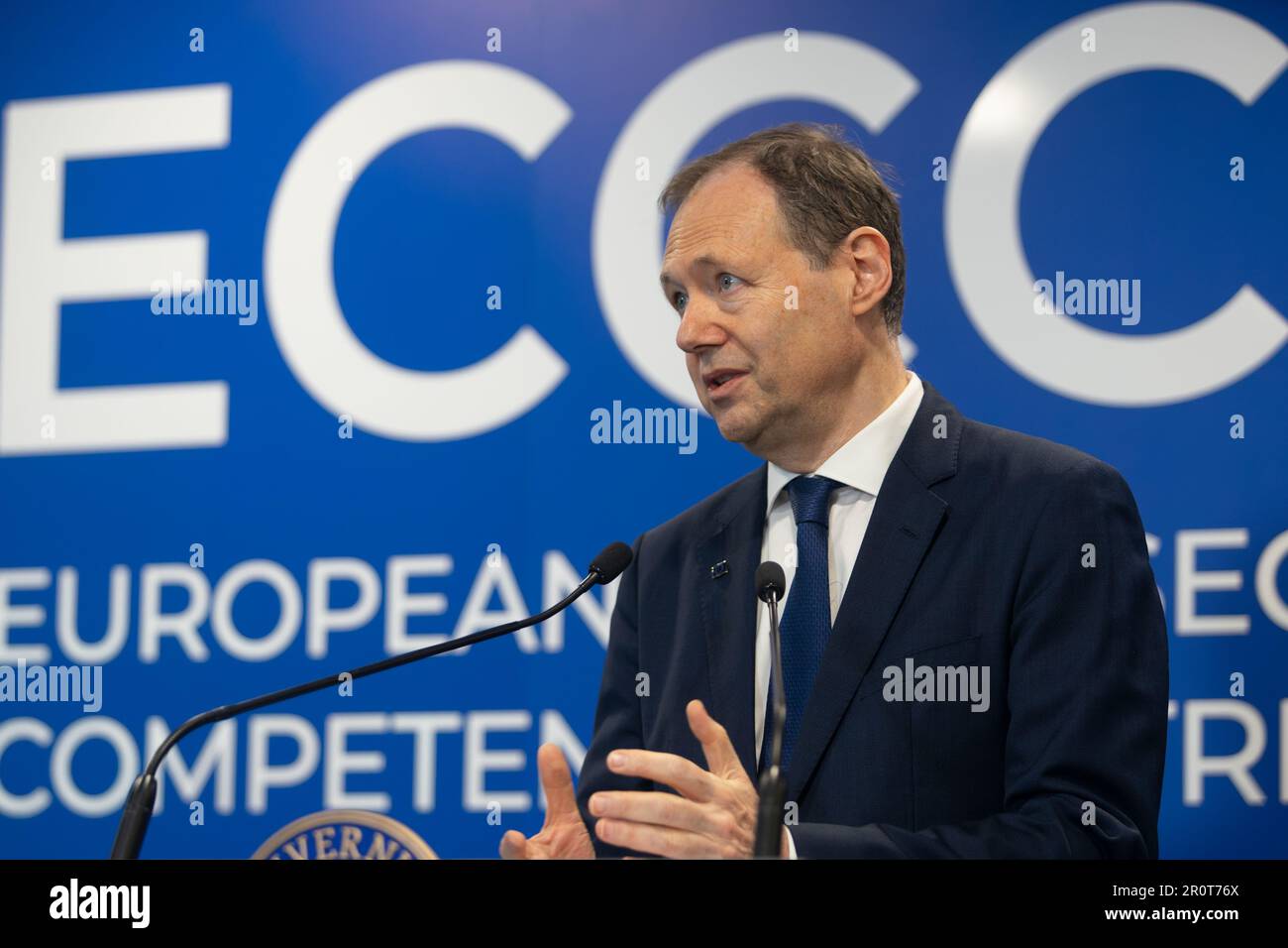 Cnect hi-res stock photography and images - Alamy