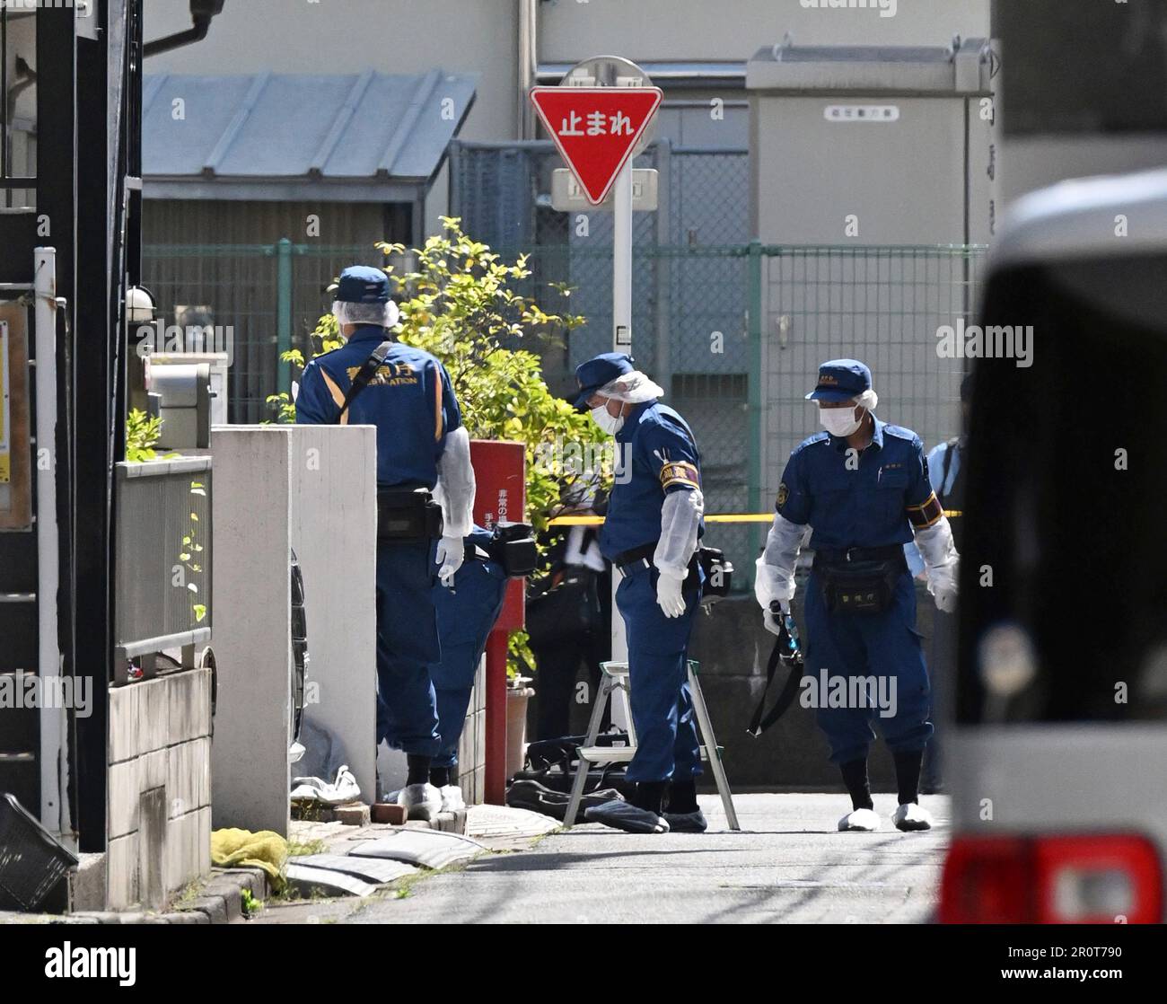 A photo shows a scene where a junior high school student was stabbed ...