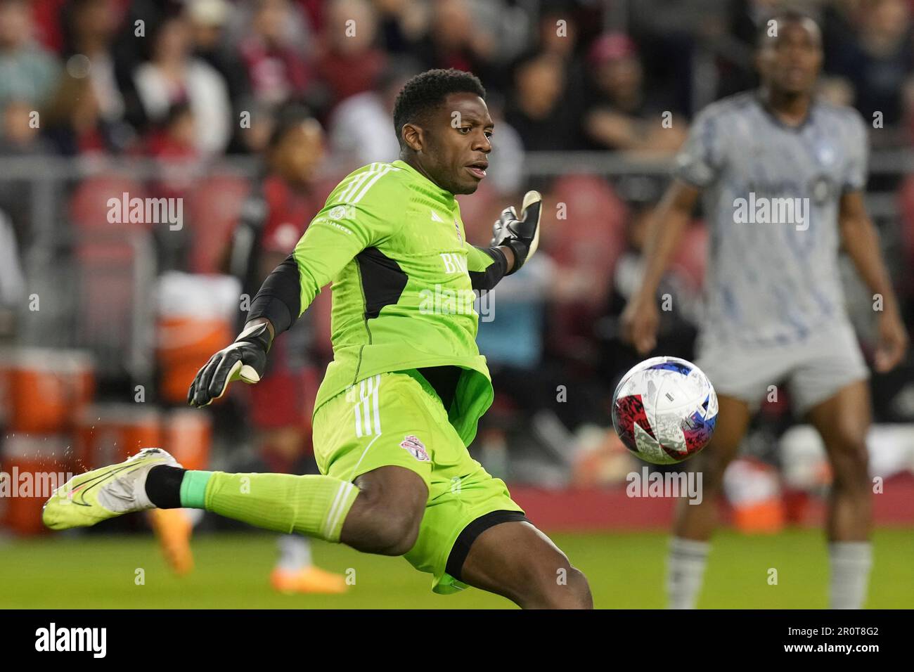 Toronto FC goalkeeper Sean Johnson plays the ball up field during the ...