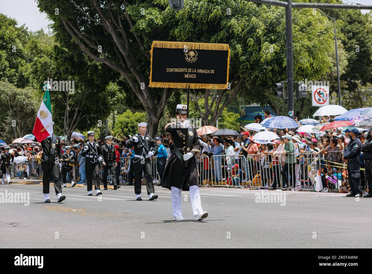 representation of the battle of May 5, march in the civic parade on the ...