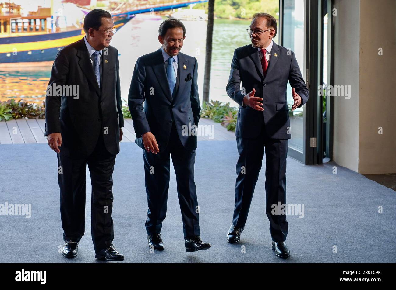 From left to right, Cambodia's Prime Minister Hun Sen, Brunei's Sultan ...