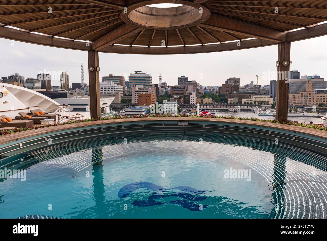 Oasis yokohama hi-res stock photography and images - Alamy