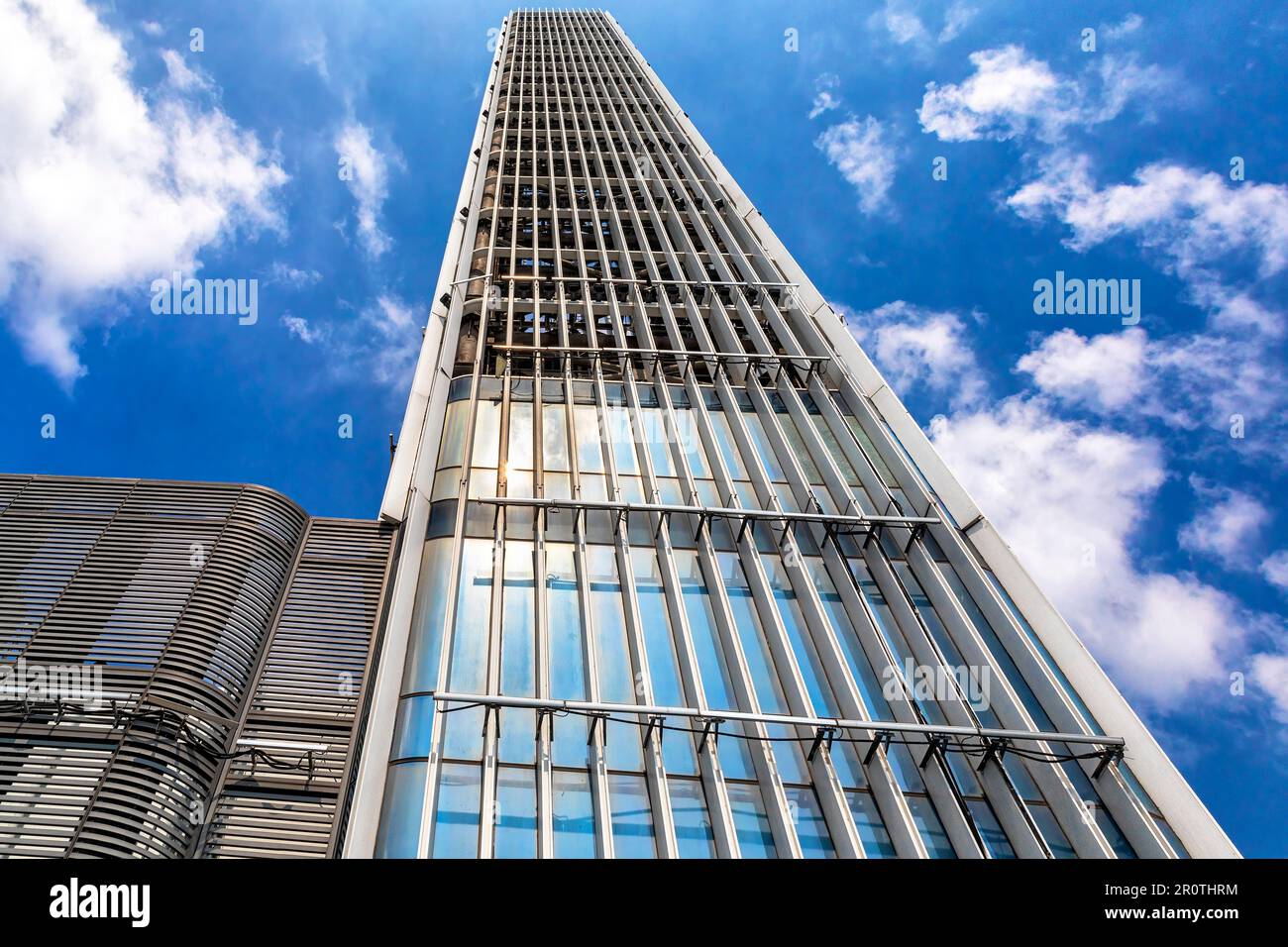 Top floors of Landmark 81 tower, Ho Chi Minh City, Vietnam Stock Photo ...