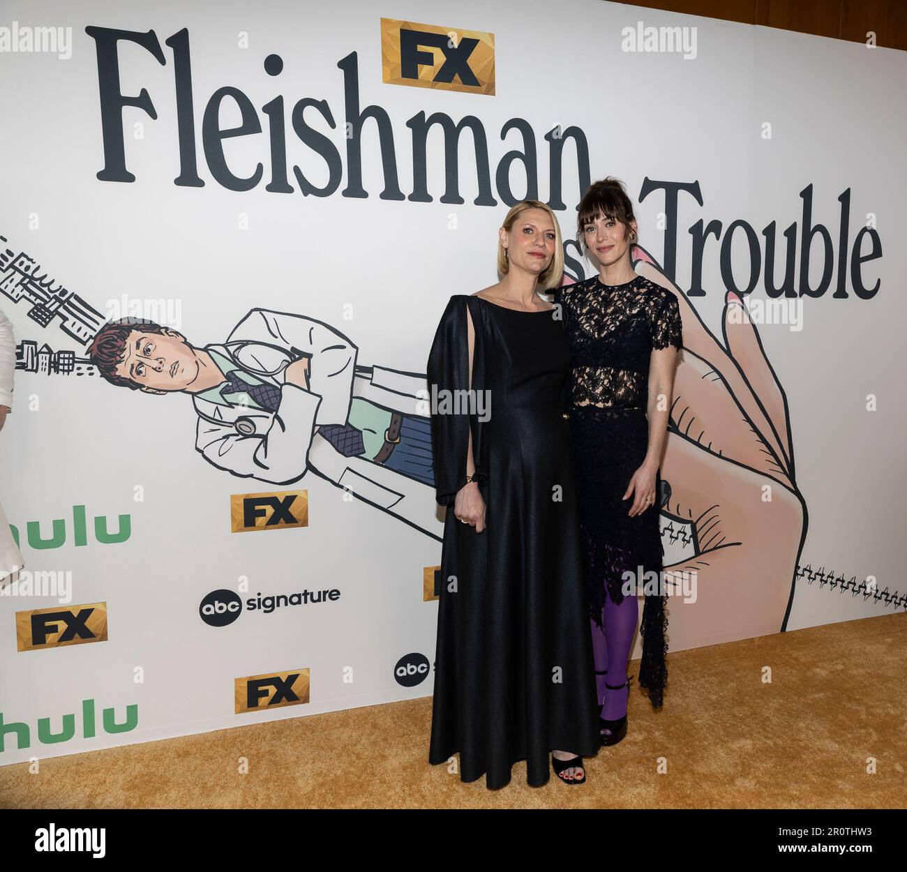 Los Angeles, USA. 09th May, 2023. Claire Danes and Lizzy Caplan attend ...