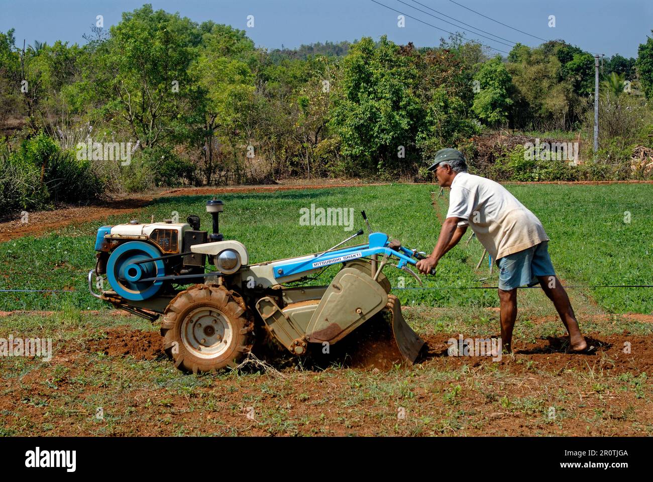 Modern farming in india hi-res stock photography and images - Alamy