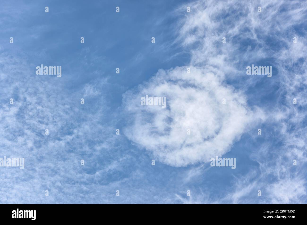 Aircraft contrails hi-res stock photography and images - Alamy