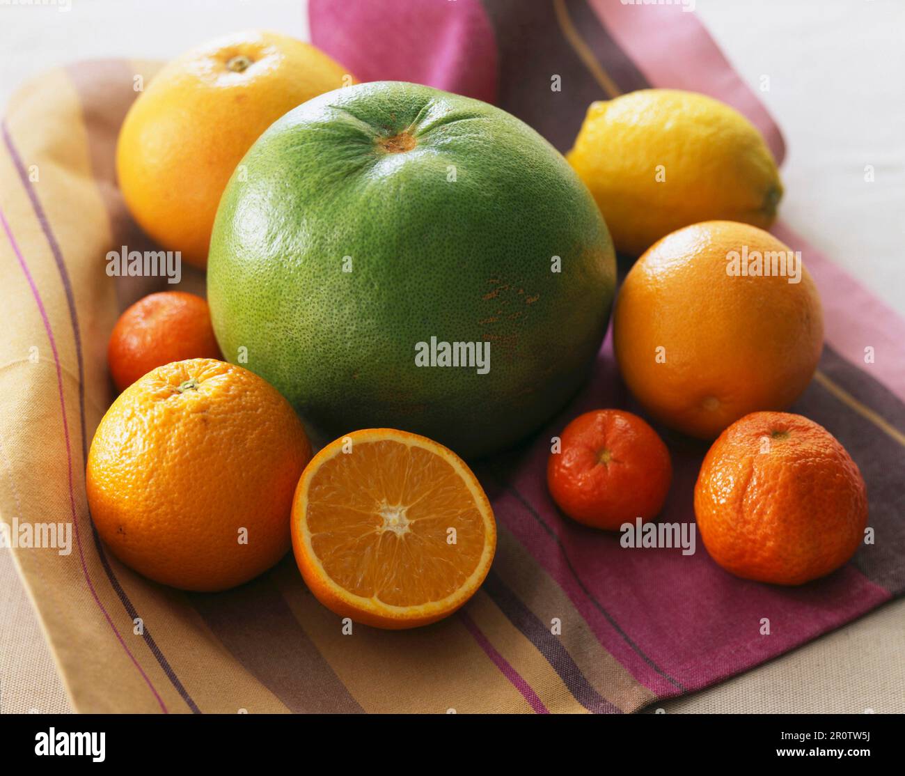 Selection of citrus fruits Stock Photo - Alamy