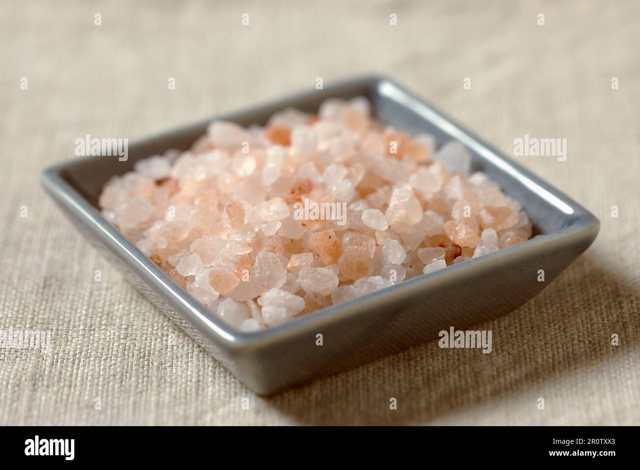 Coarse salt from the Himalayas Stock Photo - Alamy
