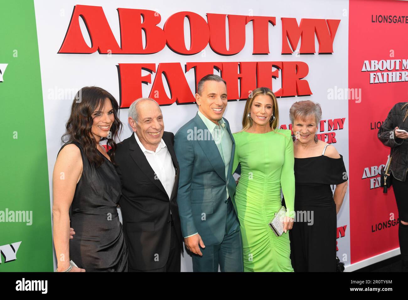 New York, USA. 09th May, 2023. Sebastian Maniscalco and family walking ...