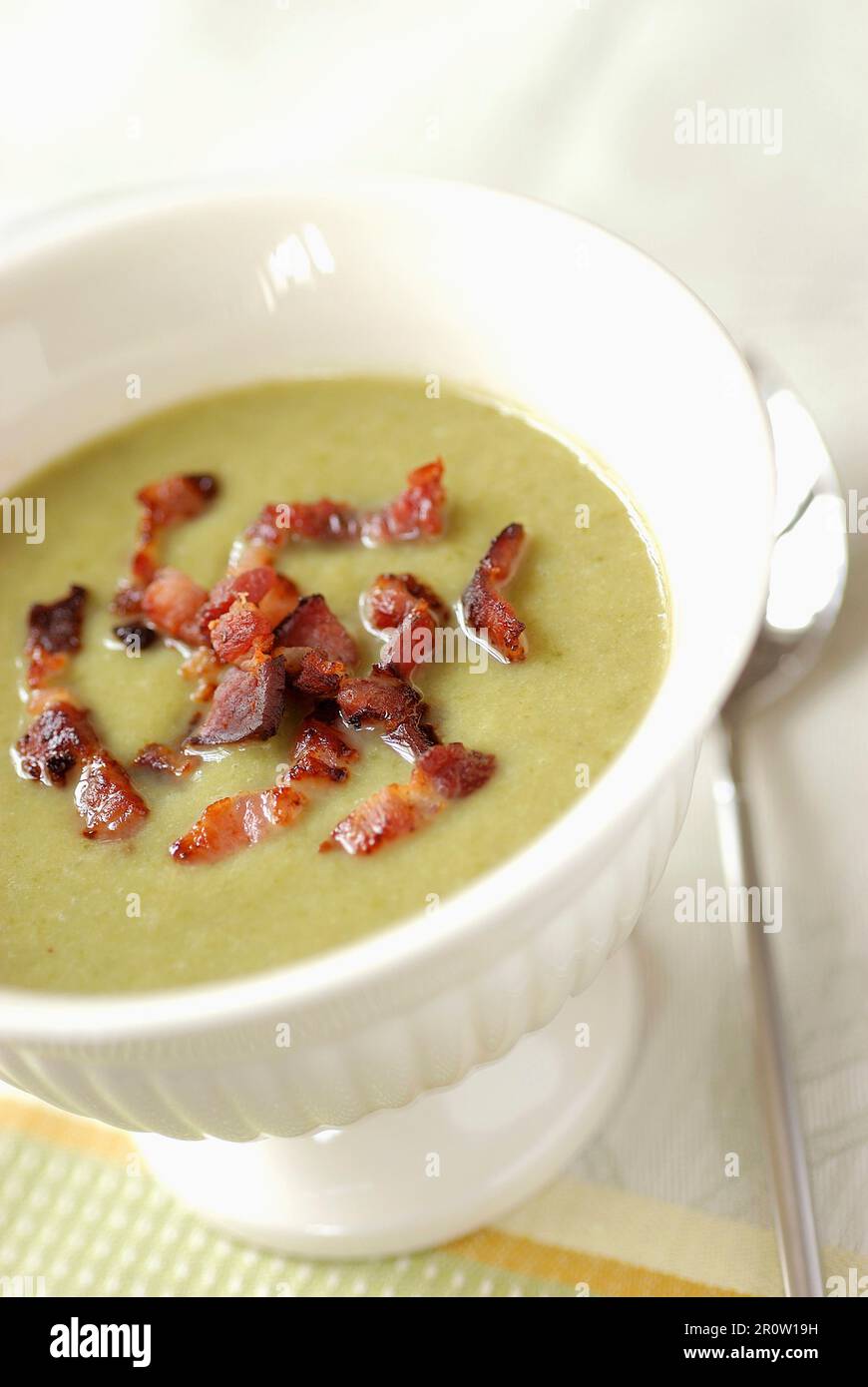 Cream of lettuce soup Stock Photo - Alamy