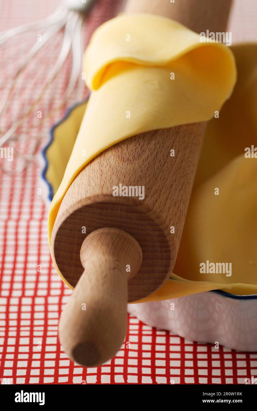 Sponge cake roll type hi-res stock photography and images - Alamy