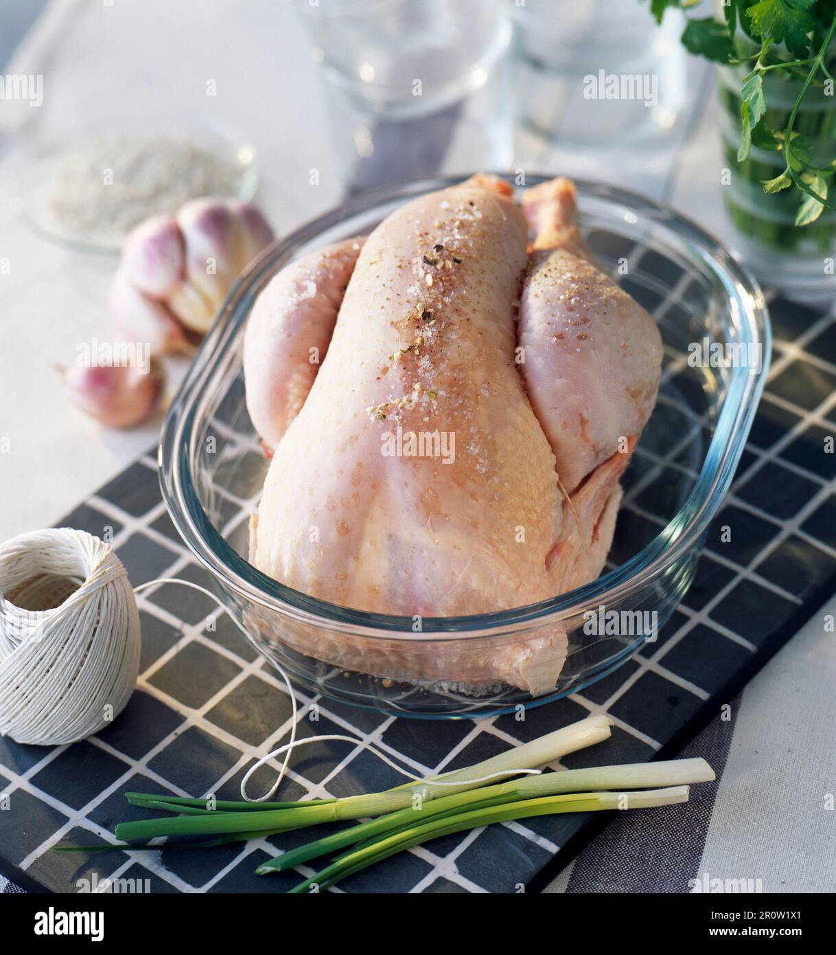 Chicken before cooking hi-res stock photography and images - Alamy