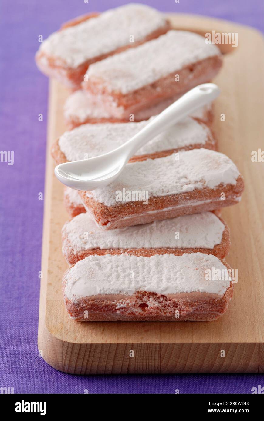 Boudoir biscuits hi-res stock photography and images - Alamy