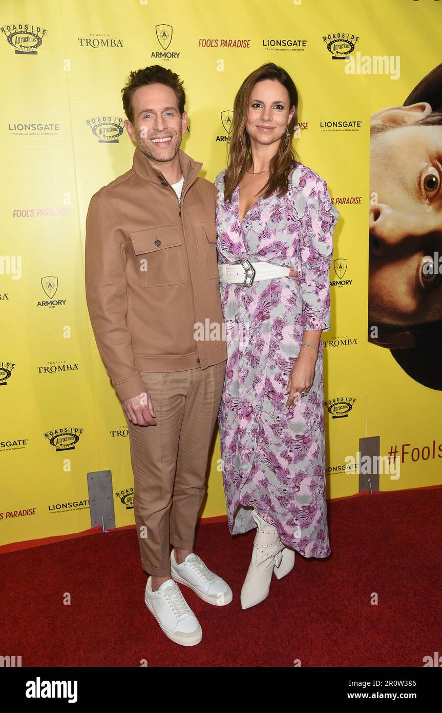 Glenn Howerton, left, and Jill Latiano arrive at the premiere of "Fool ...