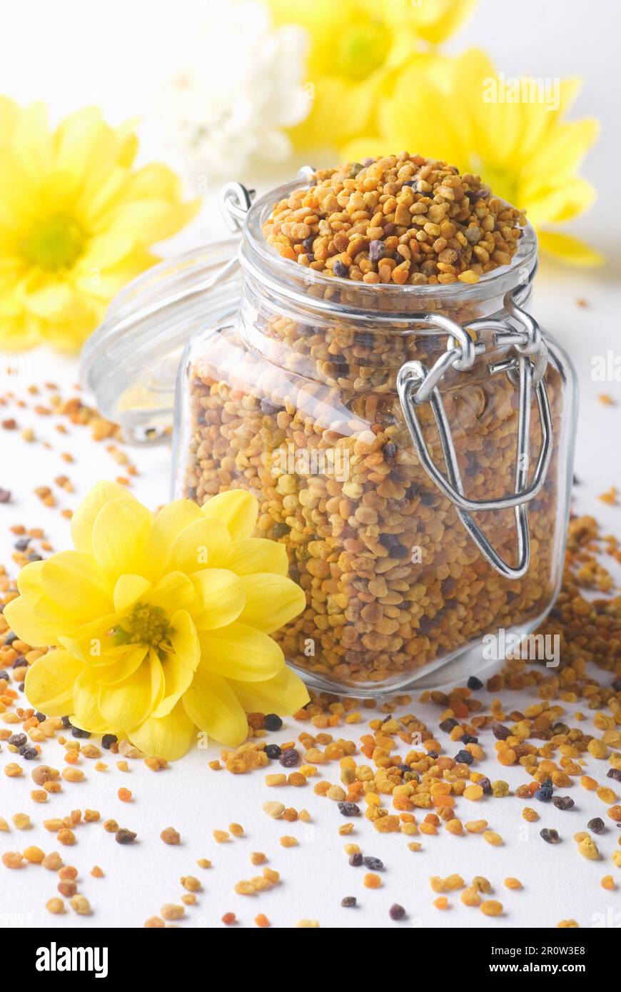 Pollen storage hi-res stock photography and images - Alamy