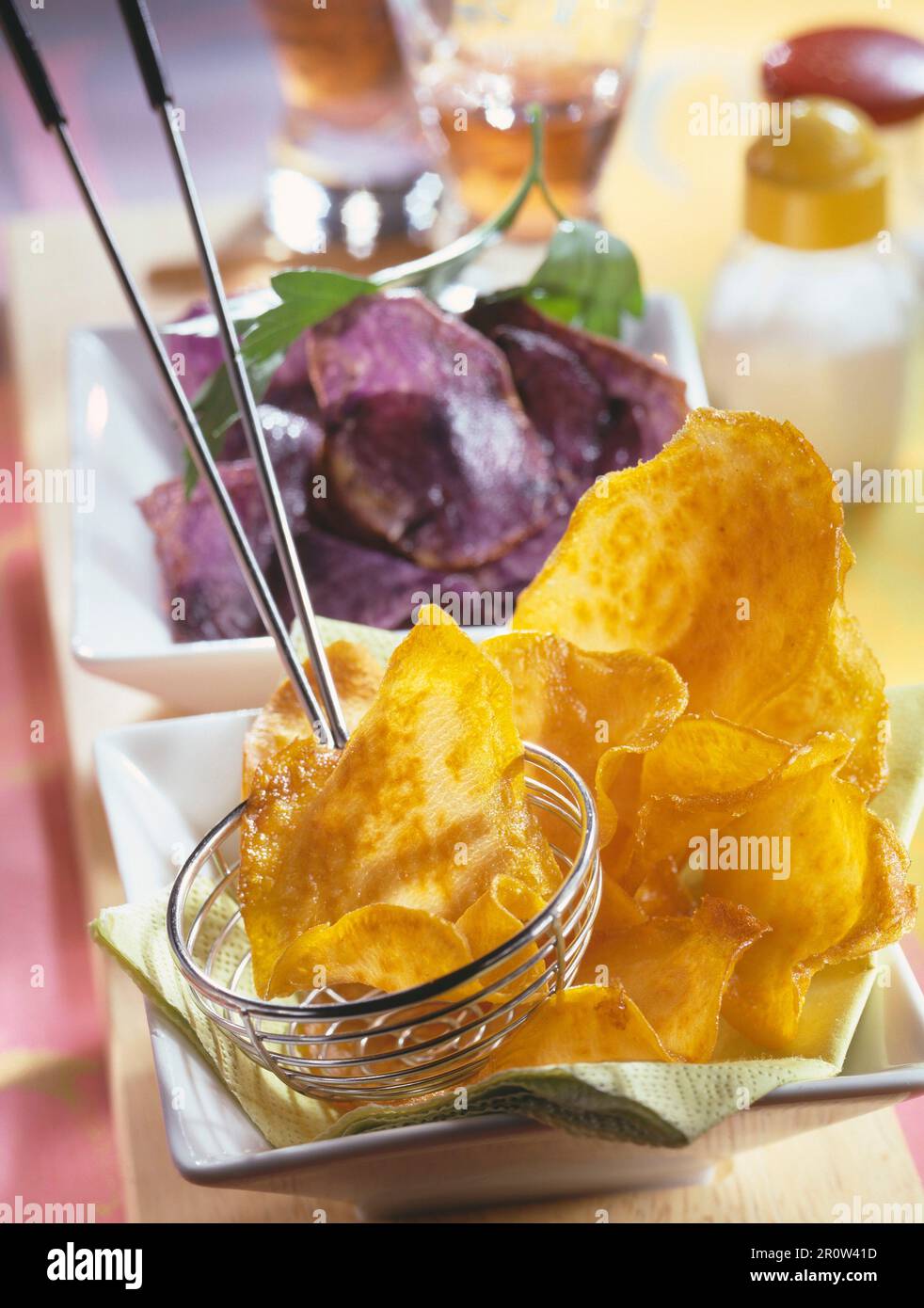 Crisps potato frying hi-res stock photography and images - Alamy