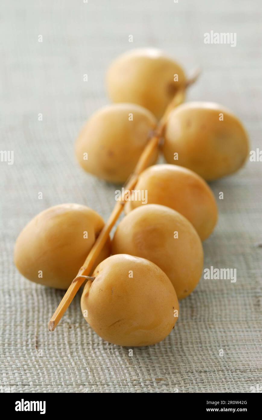 Bunch of fresh dates Stock Photo - Alamy