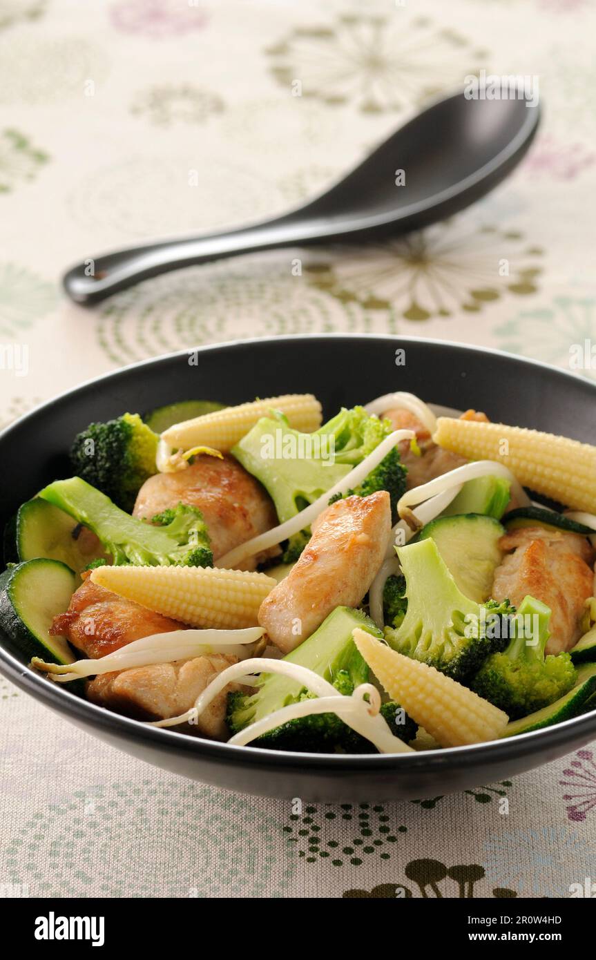 Saute chicken hi-res stock photography and images - Alamy