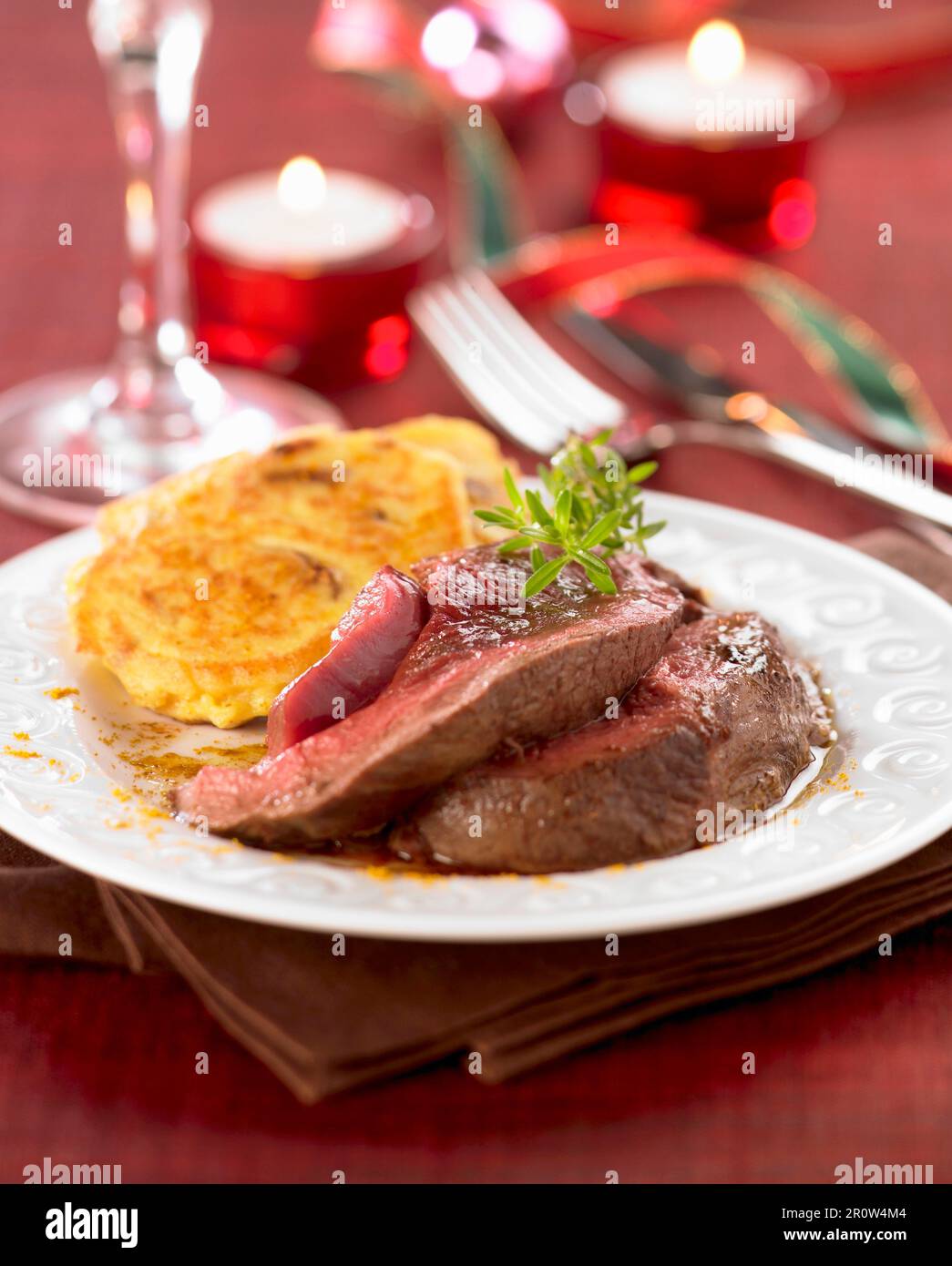 Roast joint venison hi-res stock photography and images - Alamy