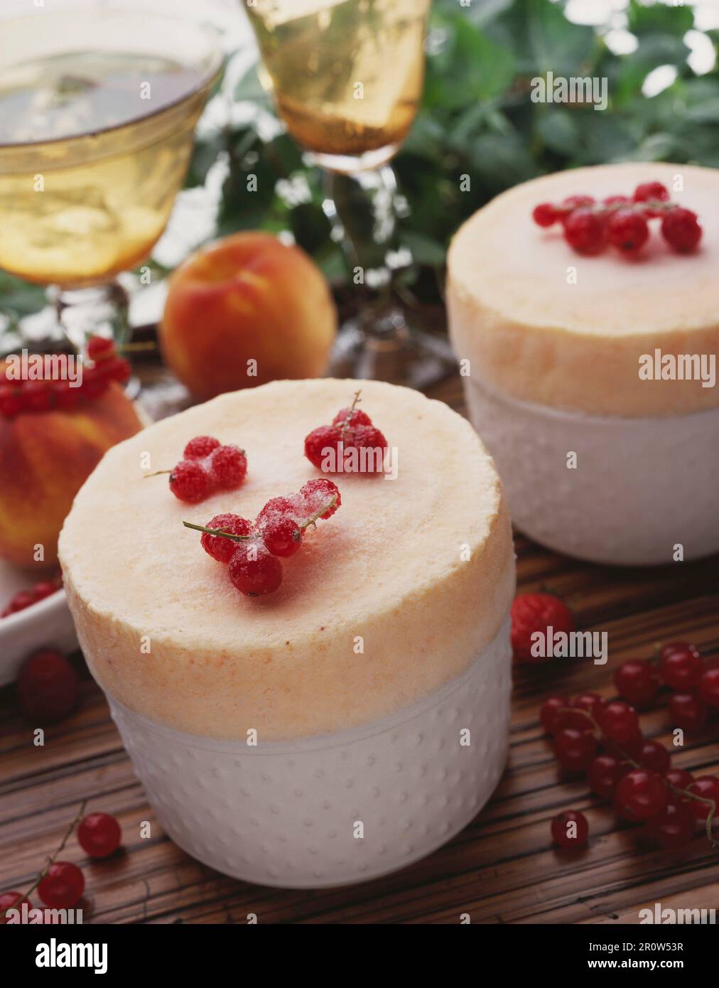 Souffle molds hi-res stock photography and images - Alamy