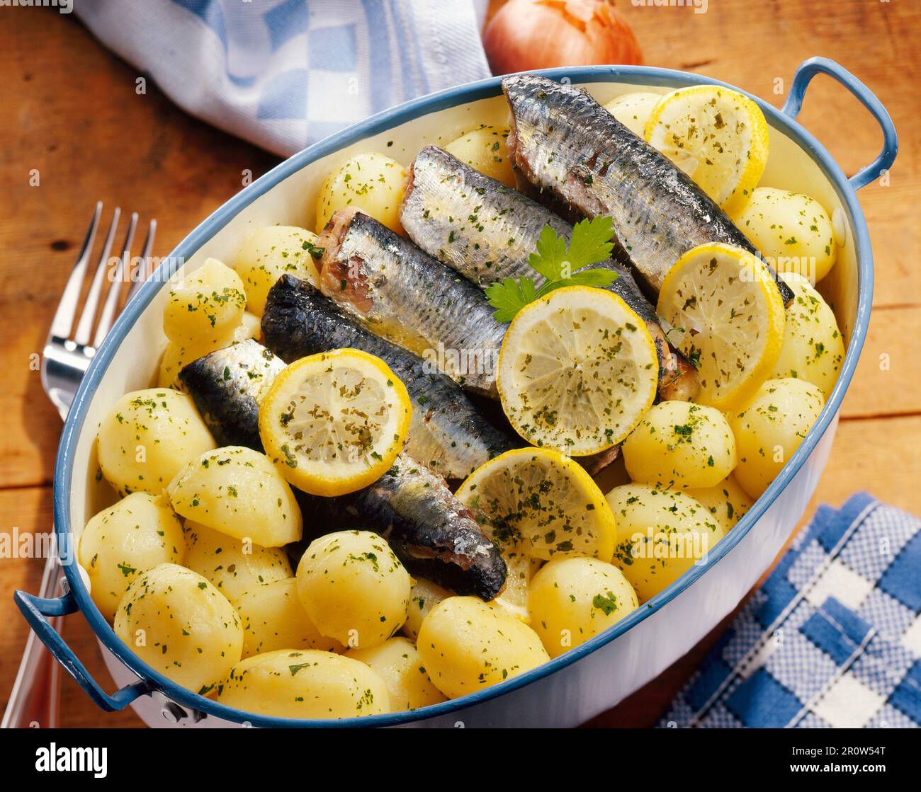 Sardines fish potatoes hi-res stock photography and images - Alamy