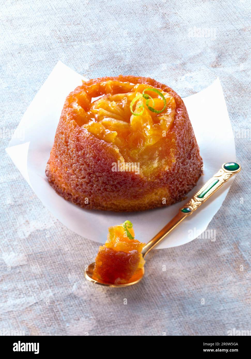 Clementines and cake hi-res stock photography and images - Alamy