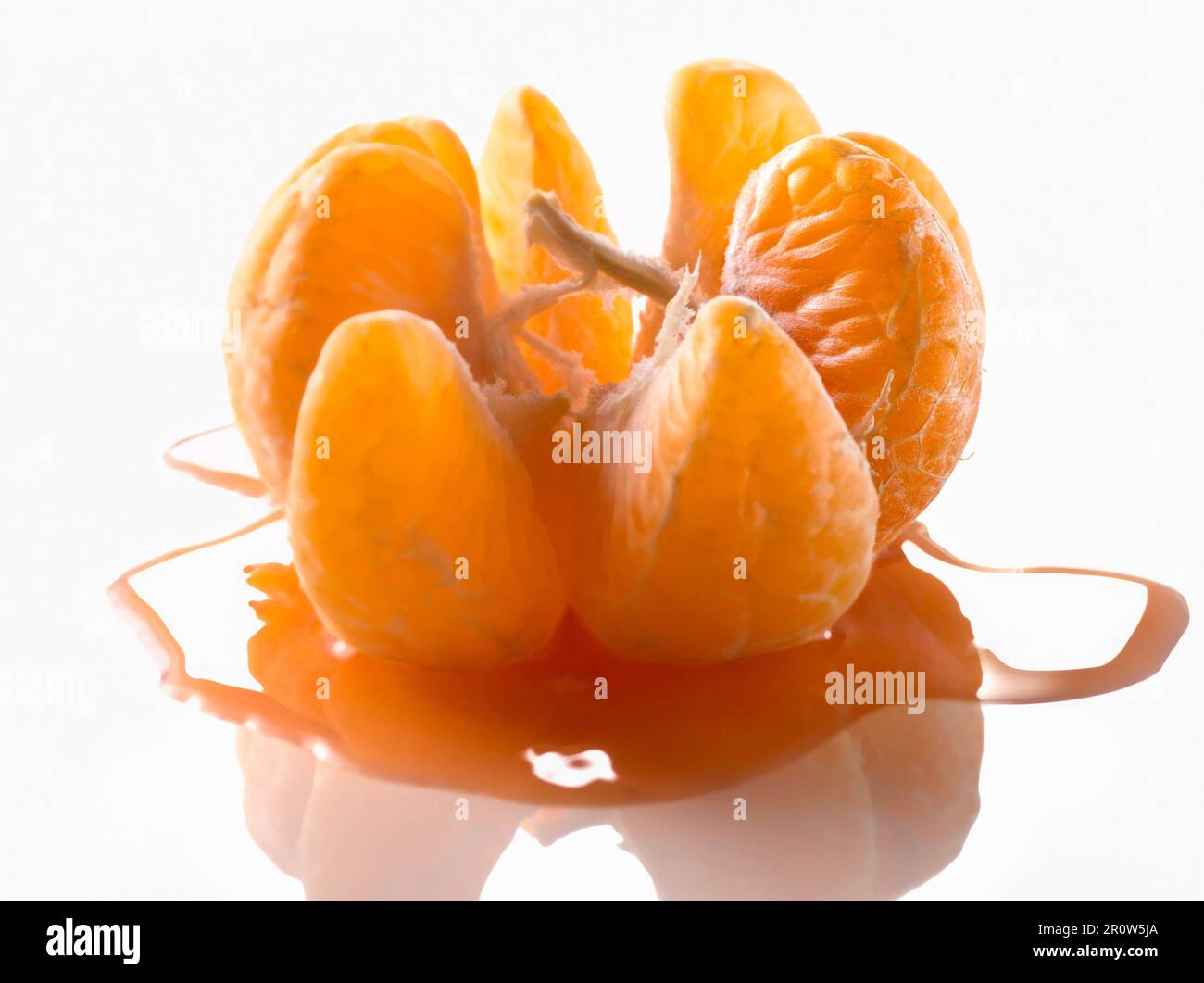 Open peeled citrus tangerine hi-res stock photography and images - Alamy