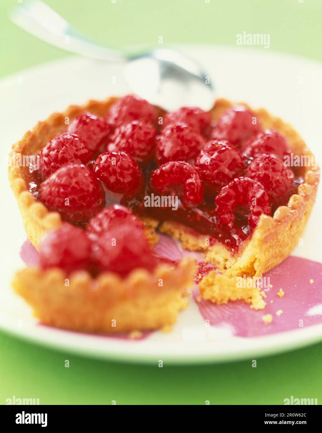 Raspberry tarlet hi-res stock photography and images - Alamy