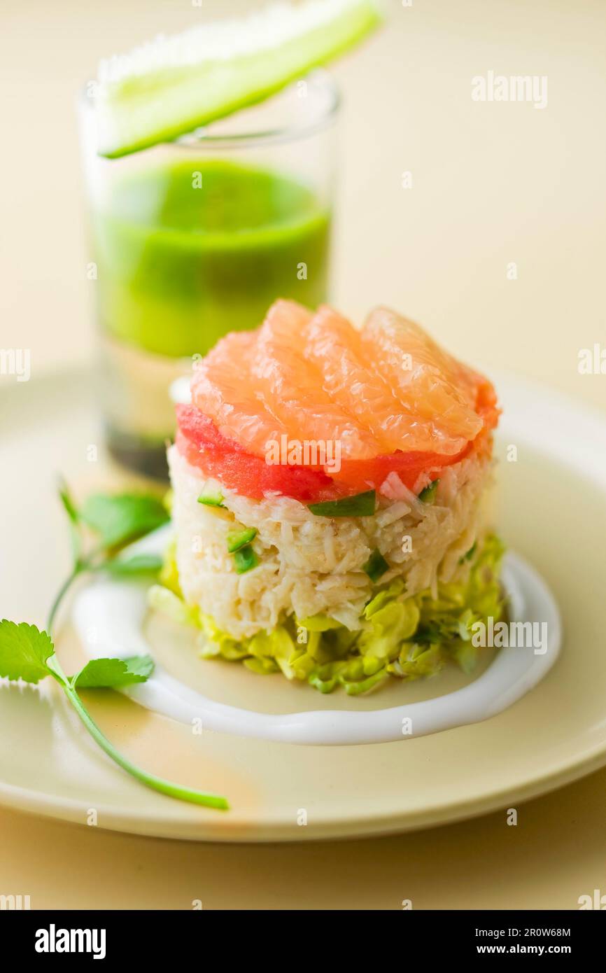 Fish Tartare with pink grapefruit Stock Photo - Alamy