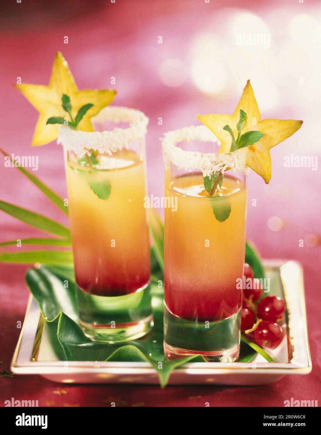 Simple syrup cocktails hi-res stock photography and images - Alamy