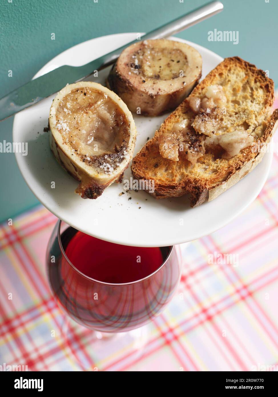 Marrow bone sliced hi-res stock photography and images - Alamy