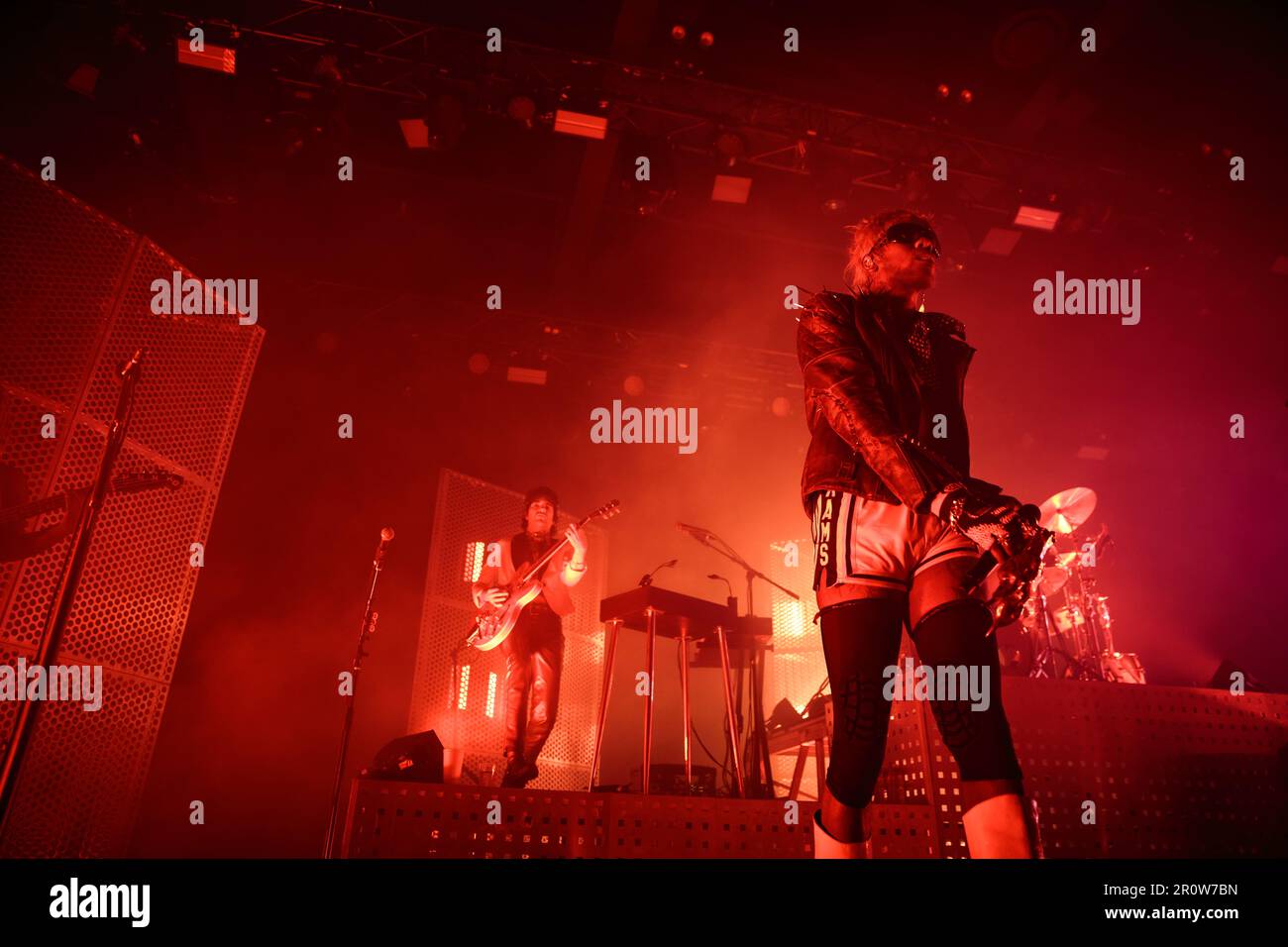 Simply hot between worlds hi-res stock photography and images - Alamy