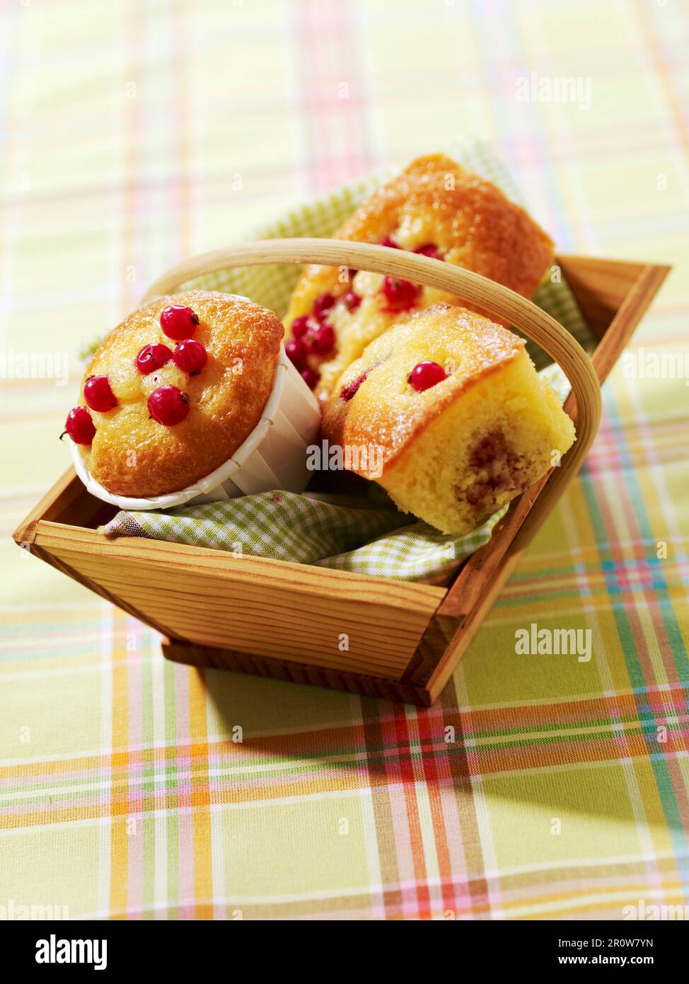 Fruit muffins hi-res stock photography and images - Alamy