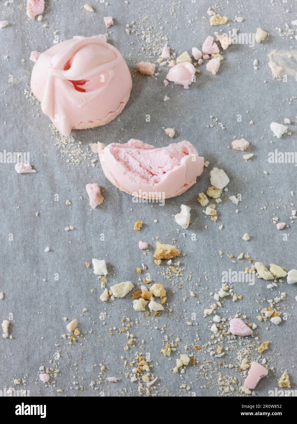 Crushed meringue hi-res stock photography and images - Alamy