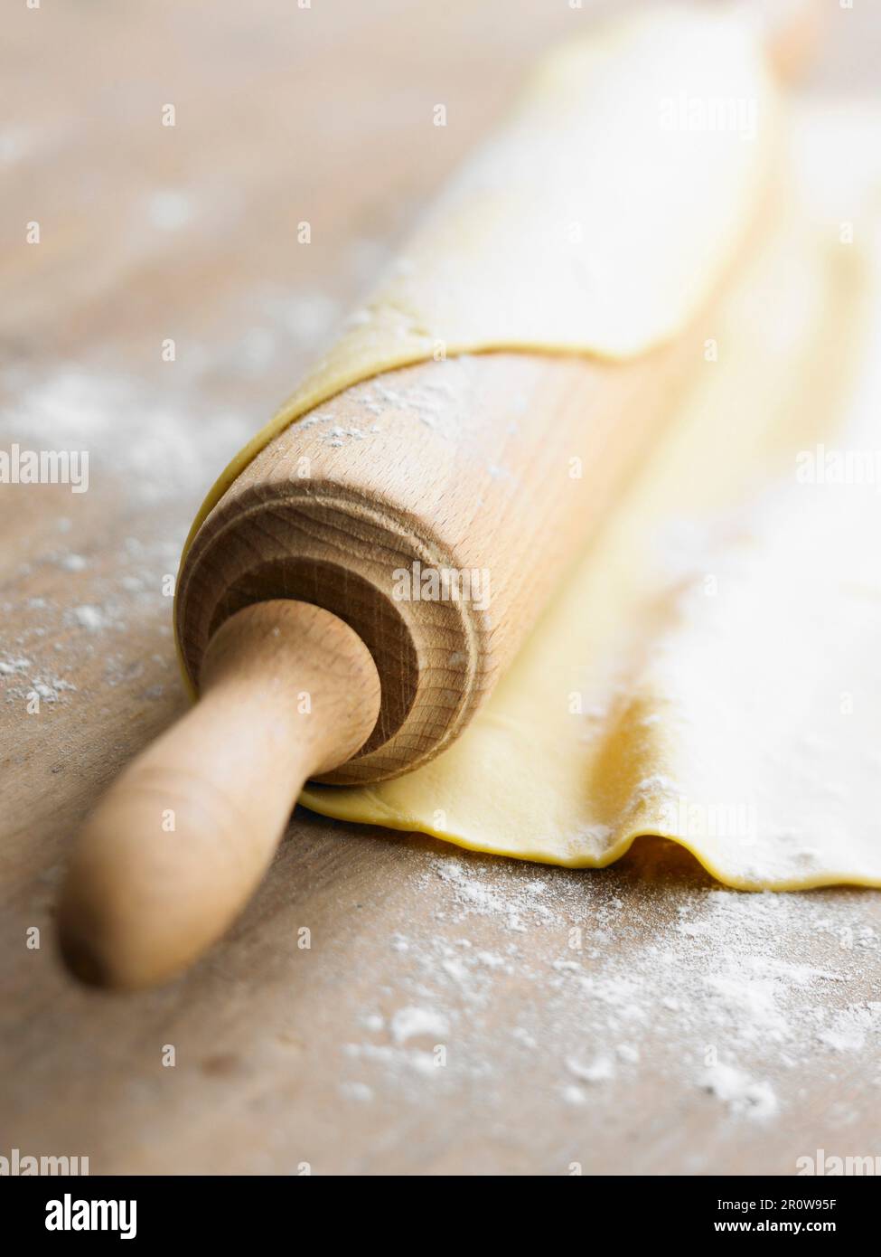 Rolling pin and pastry Stock Photo - Alamy Rolling pin and pastry Stock Photo - Alamy