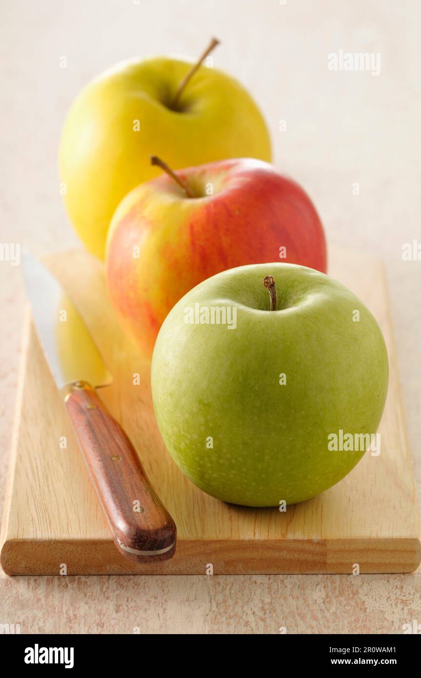 Three different varieties of apples Stock Photo - Alamy
