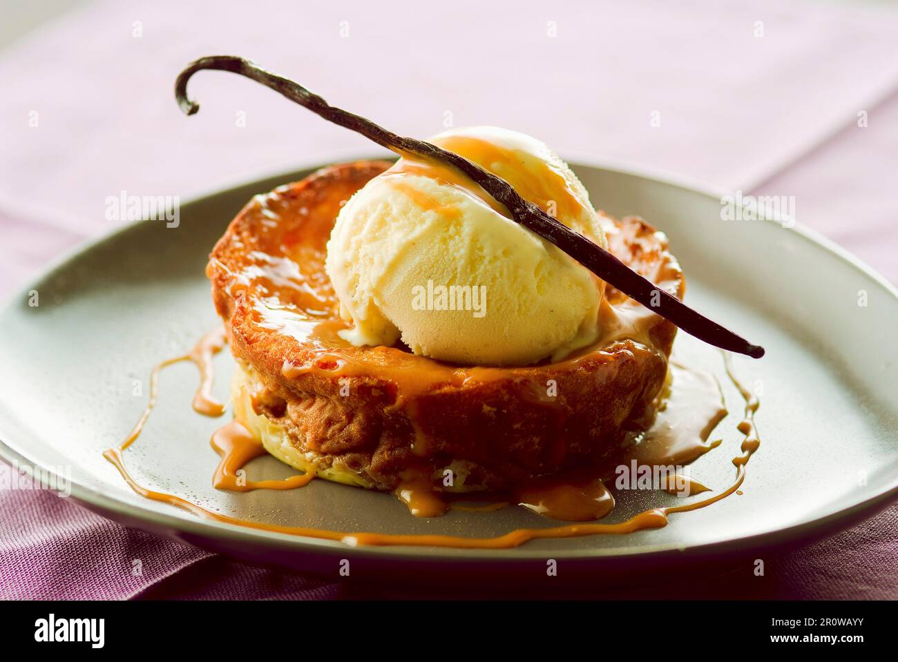 Apostle cake hi-res stock photography and images - Alamy
