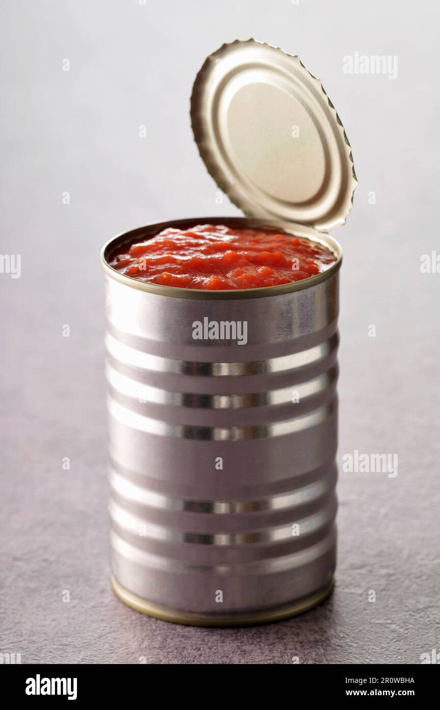 Can of tomato puree Stock Photo - Alamy