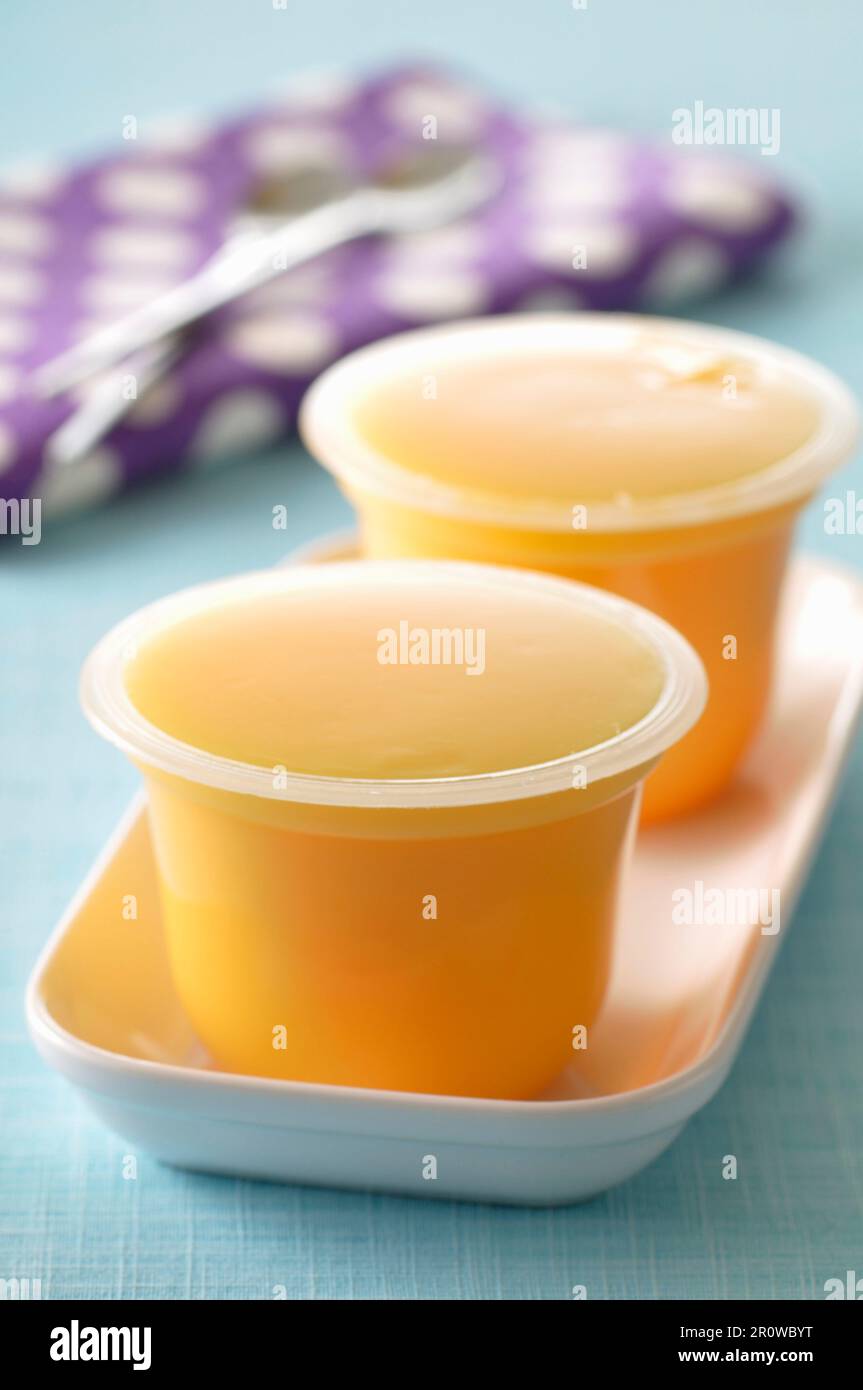 Cups of mango ice cream Stock Photo - Alamy