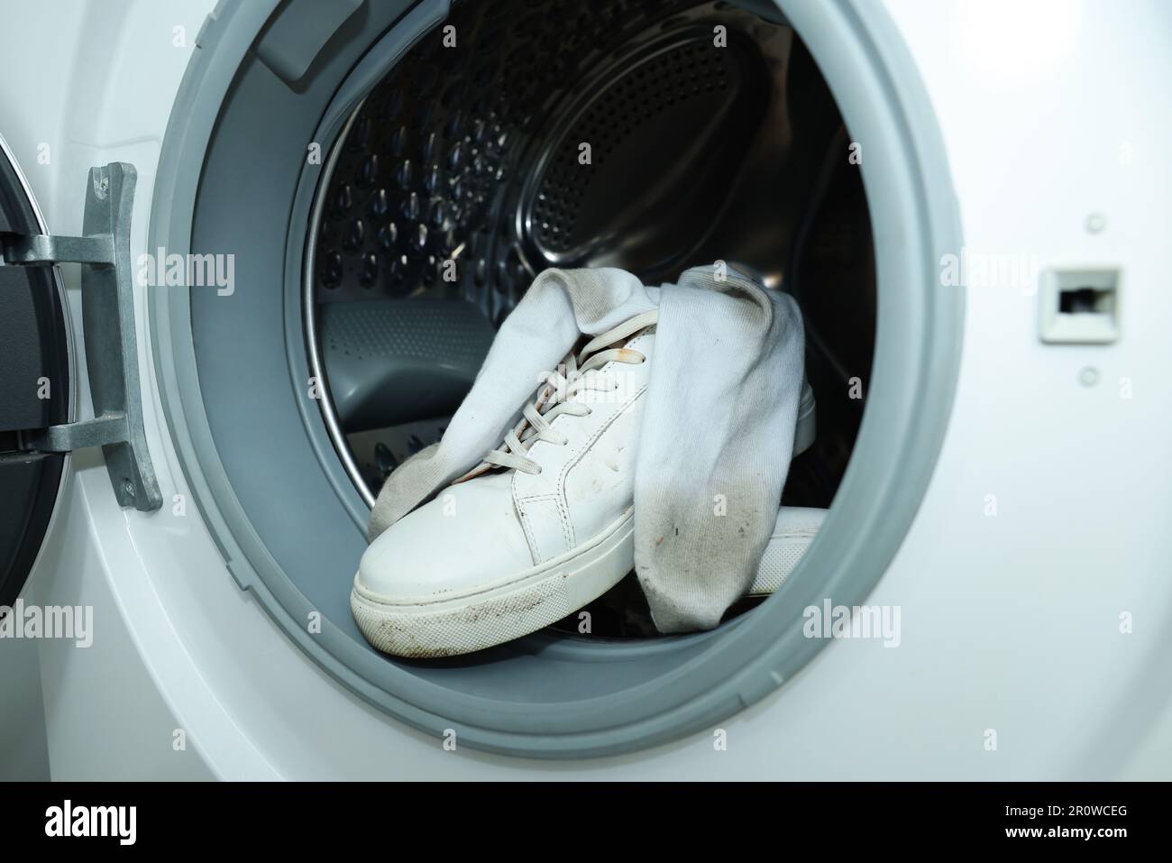 Sneakers washing machine hi-res stock photography and images - Alamy