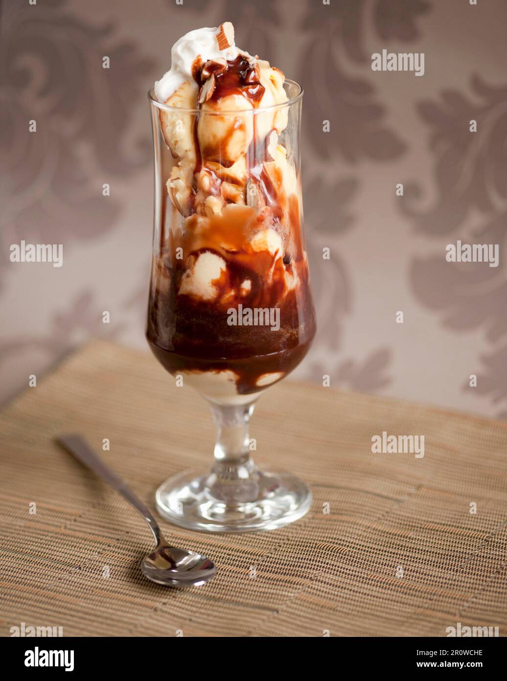 Chocolate marrón hi-res stock photography and images - Alamy