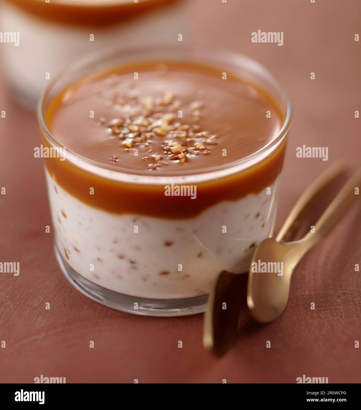 Toffee coloured background hi-res stock photography and images - Alamy